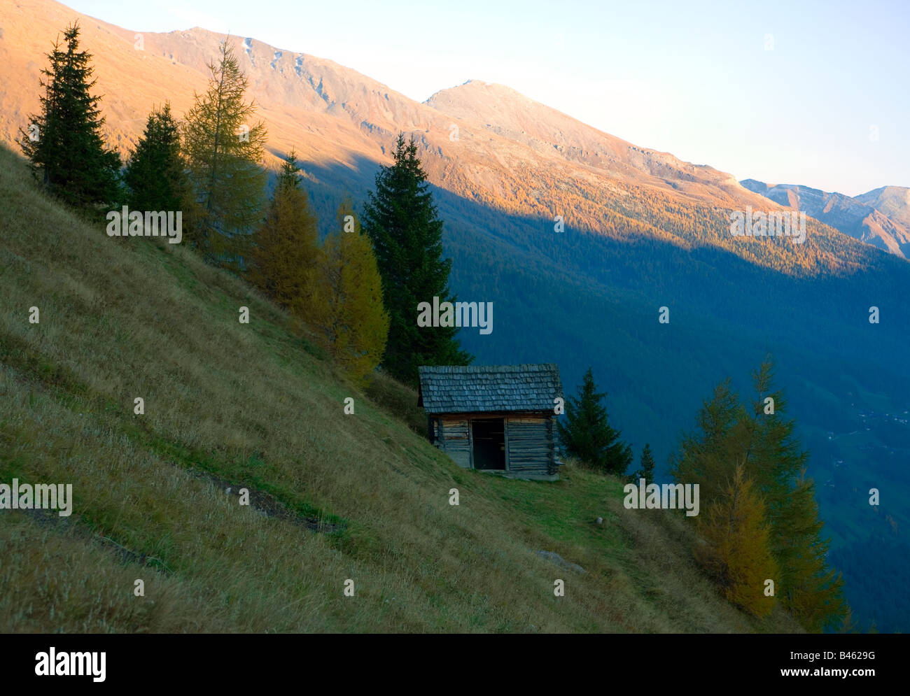 Alpine hut mountain shelter grossglockner hi-res stock photography and ...