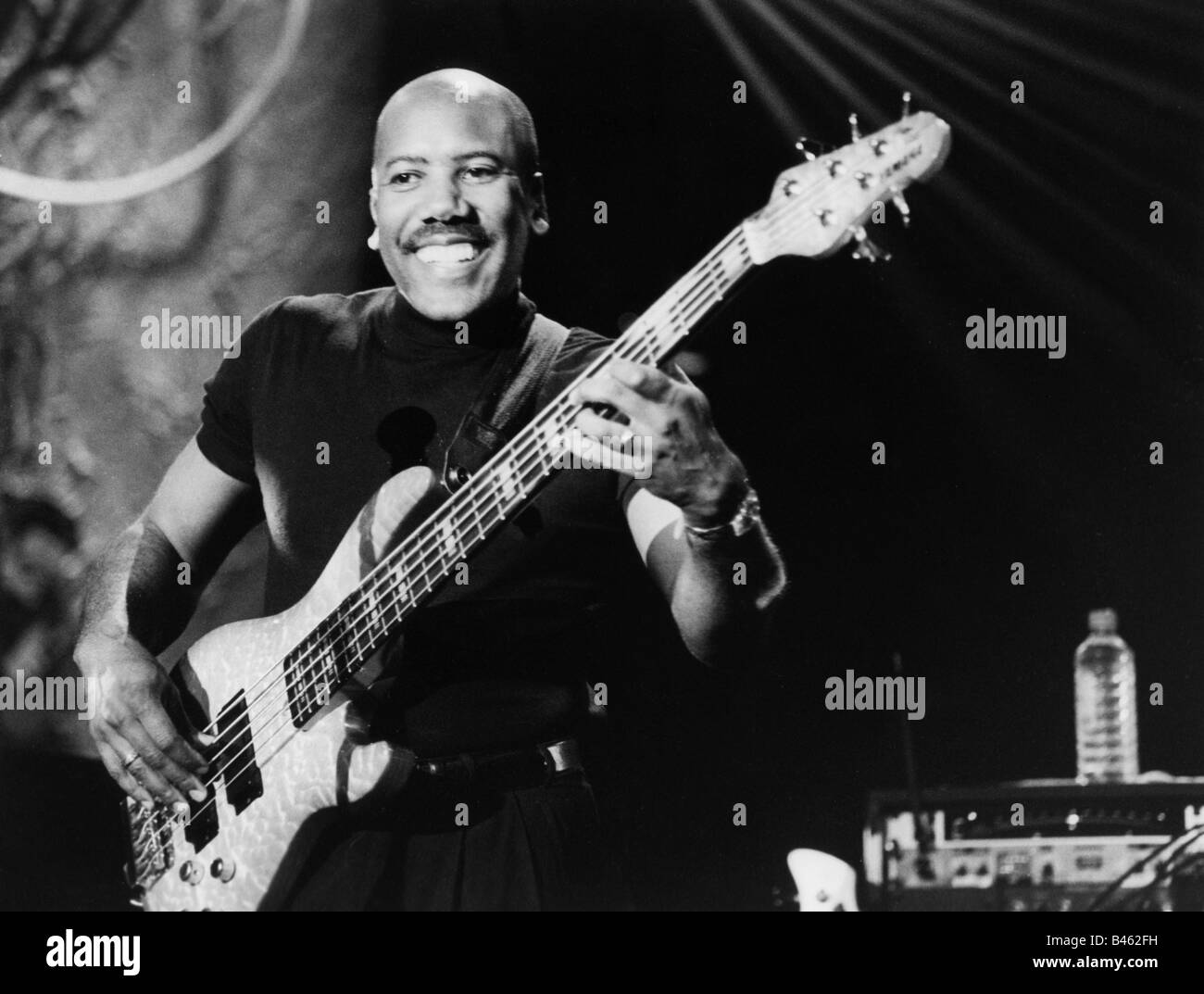 East, Nathan, * 8.12.1955, American musician (bassist), half length ...