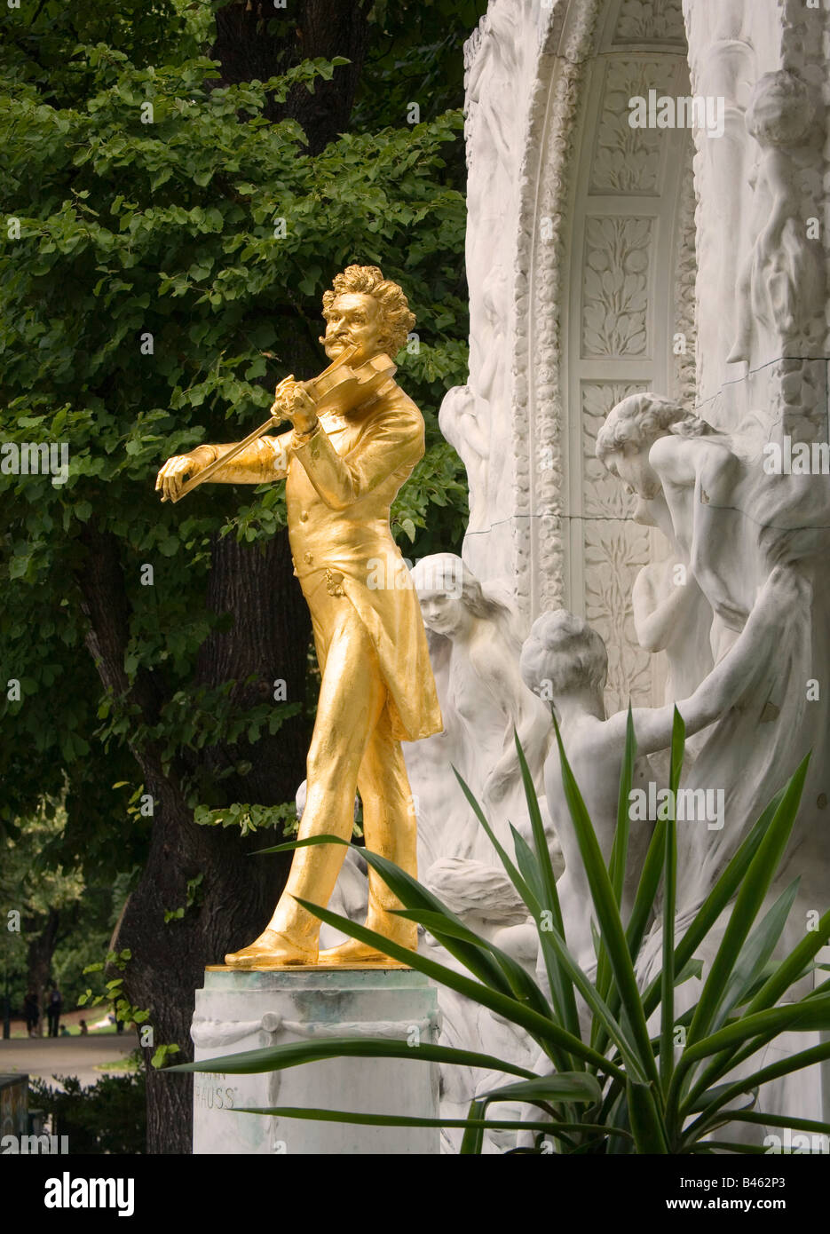 Austria Vienna Stadtpark Johann Strauss Memorial Statue Stock Photo - Alamy