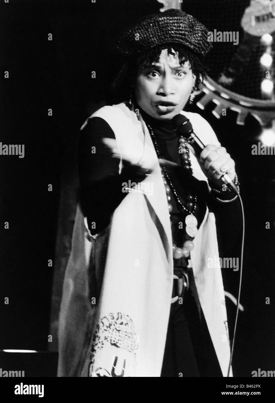 Ferrell, Rachelle, *1961, American musician (singer), half length ...