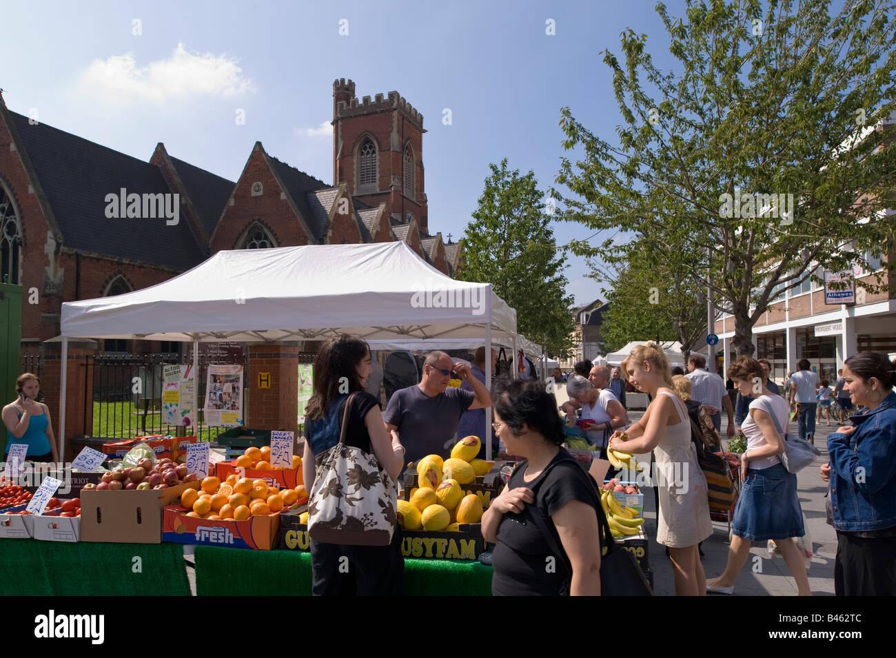 London market stall hi-res stock photography and images - Alamy