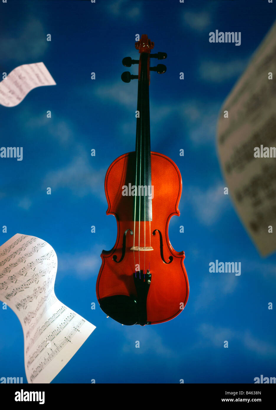 Music competition violin hi-res stock photography and images - Alamy