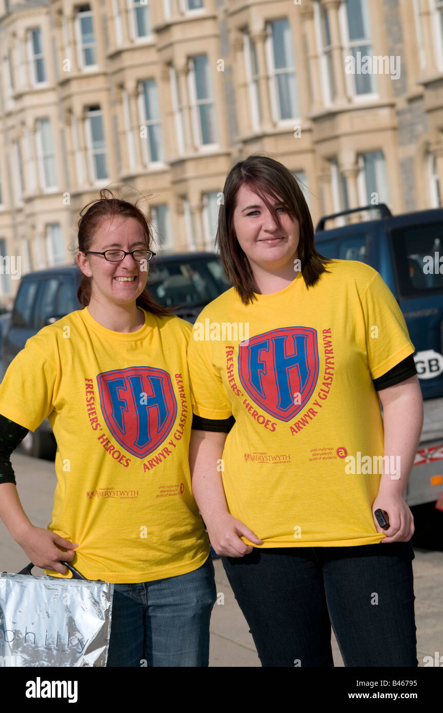 University freshers' week uk hi-res stock photography and images - Alamy