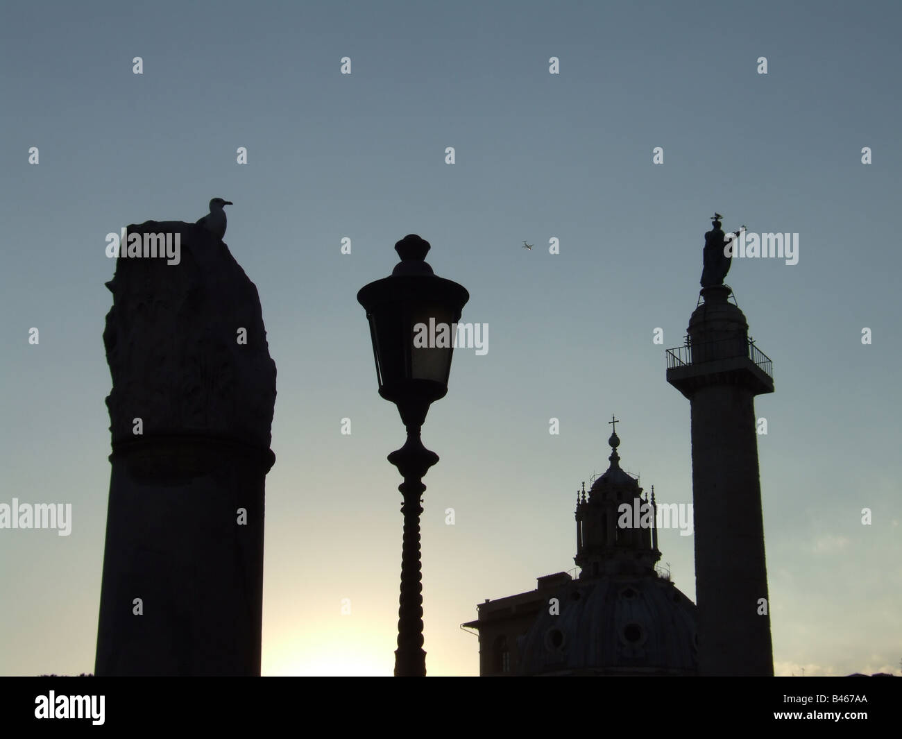 Ancient roman ruins relics column columns one hi-res stock photography ...