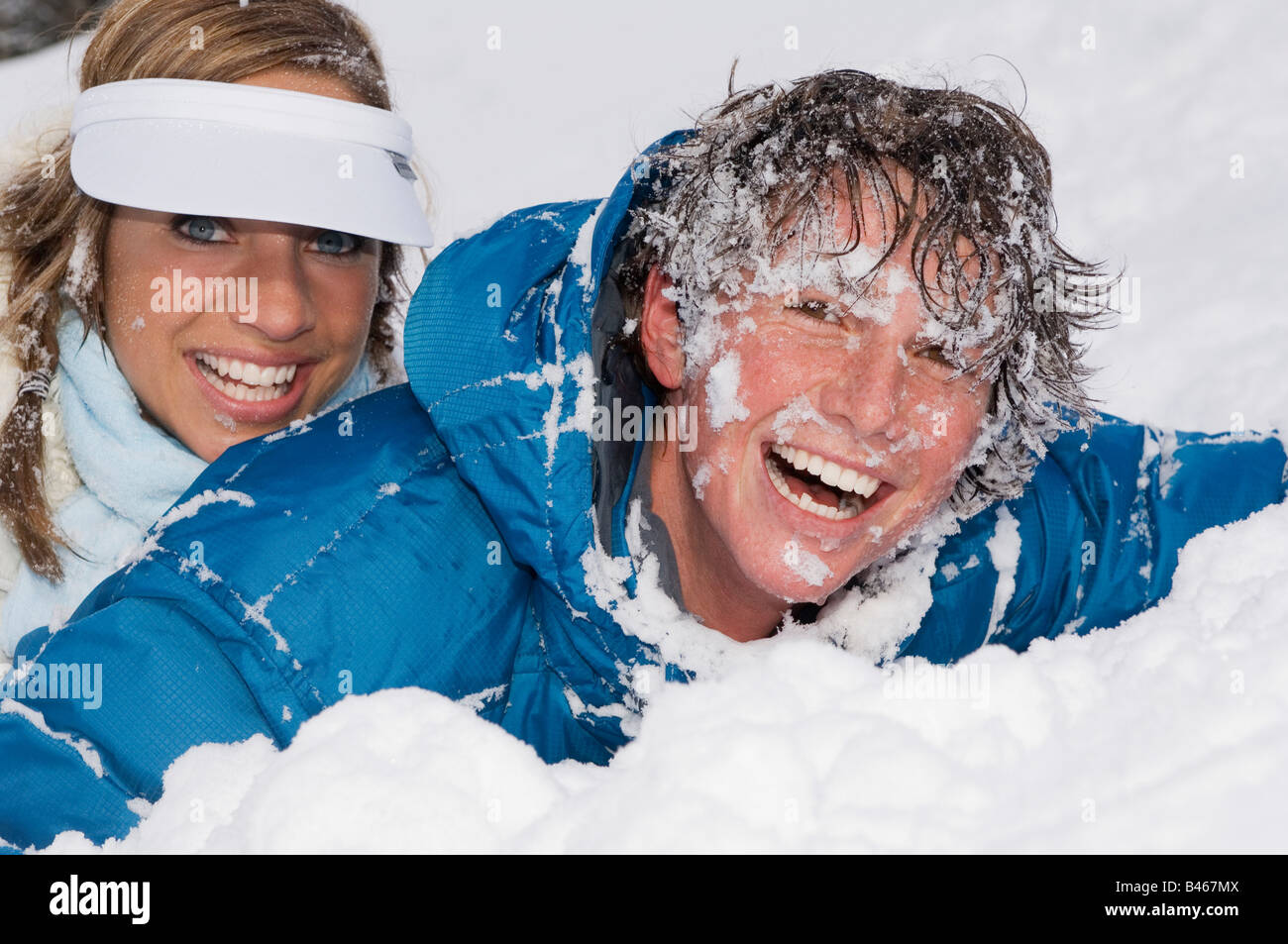 Austria, Salzburger Land, Altenmarkt-Zauchensee, Young couple in snow ...