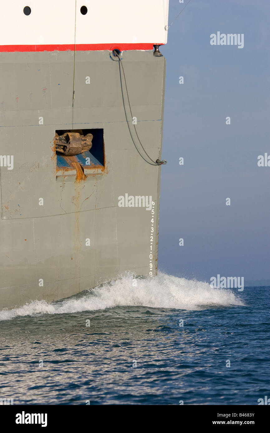 Ship front view bow hi-res stock photography and images - Alamy