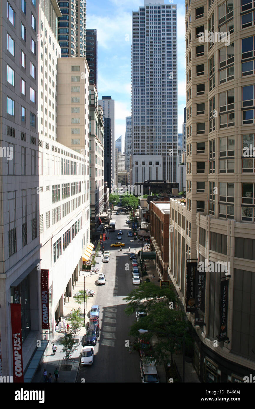 Chicago rooftop bar hi-res stock photography and images - Alamy