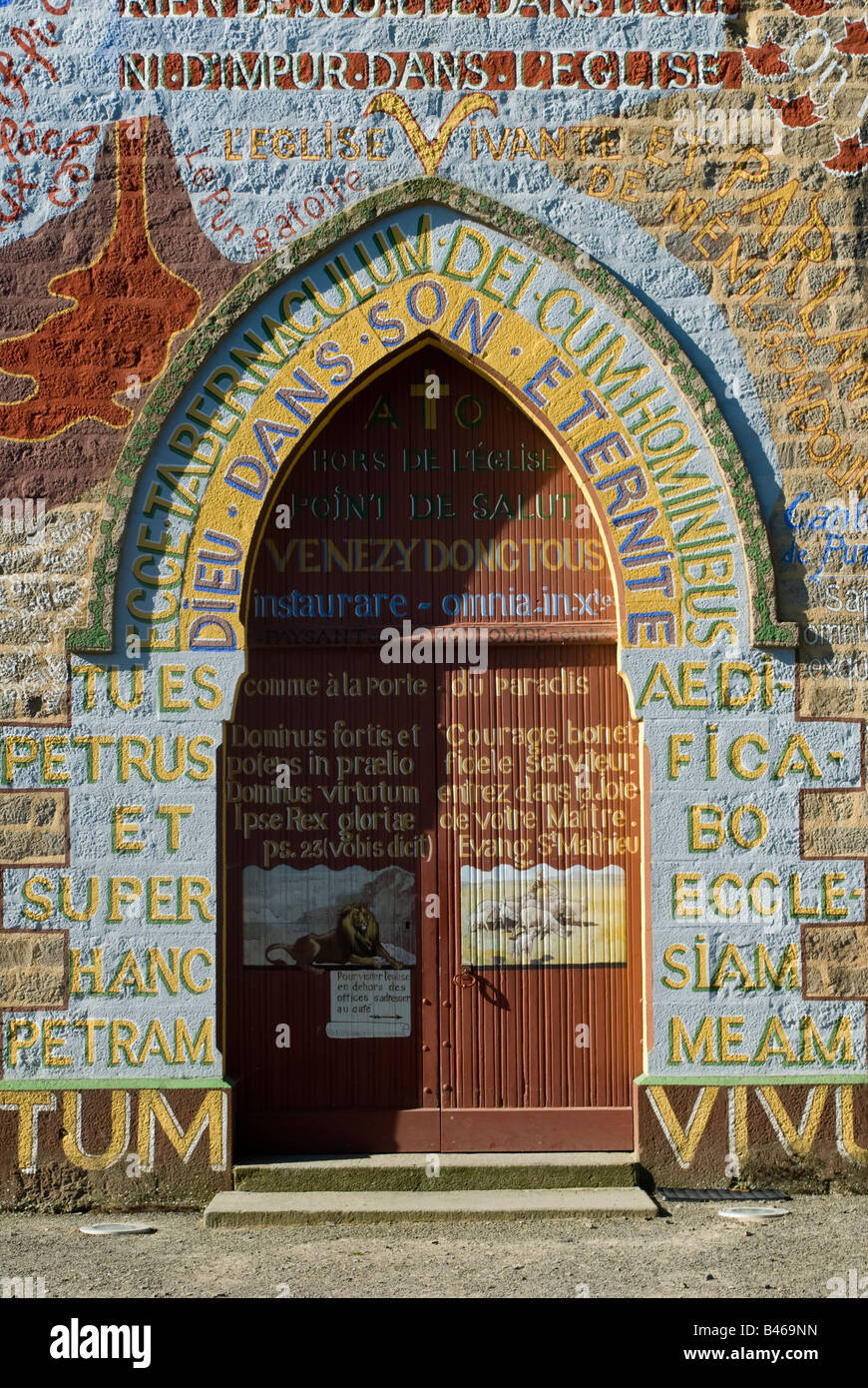 Church graffiti hi-res stock photography and images - Alamy