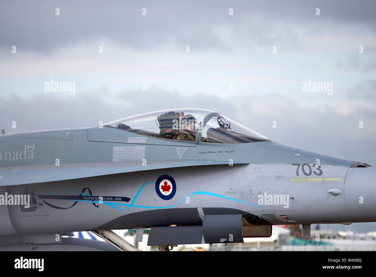 F18 fighter hi-res stock photography and images - Alamy