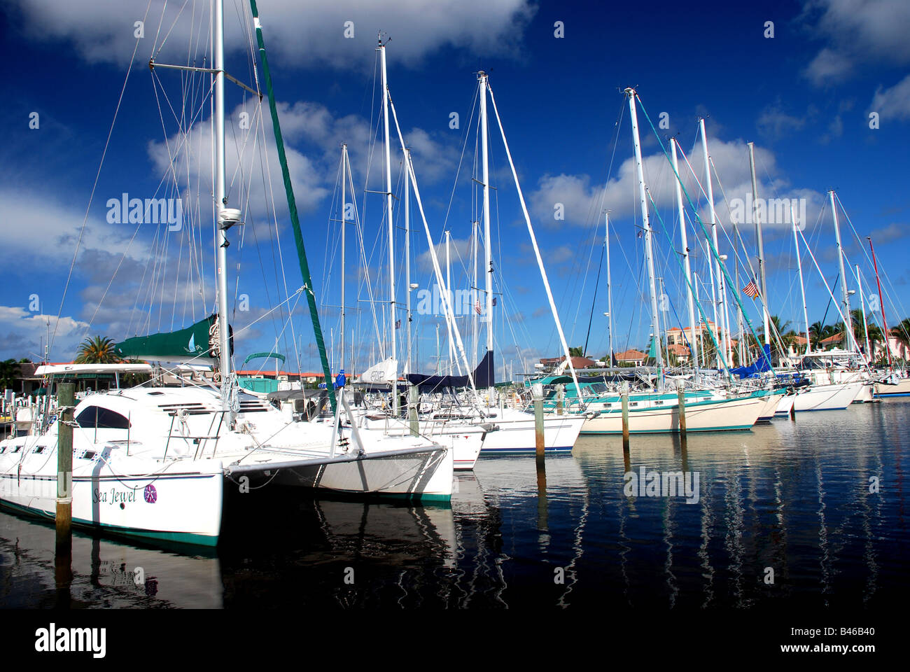 Offshore cruising sailboats hi-res stock photography and images - Alamy