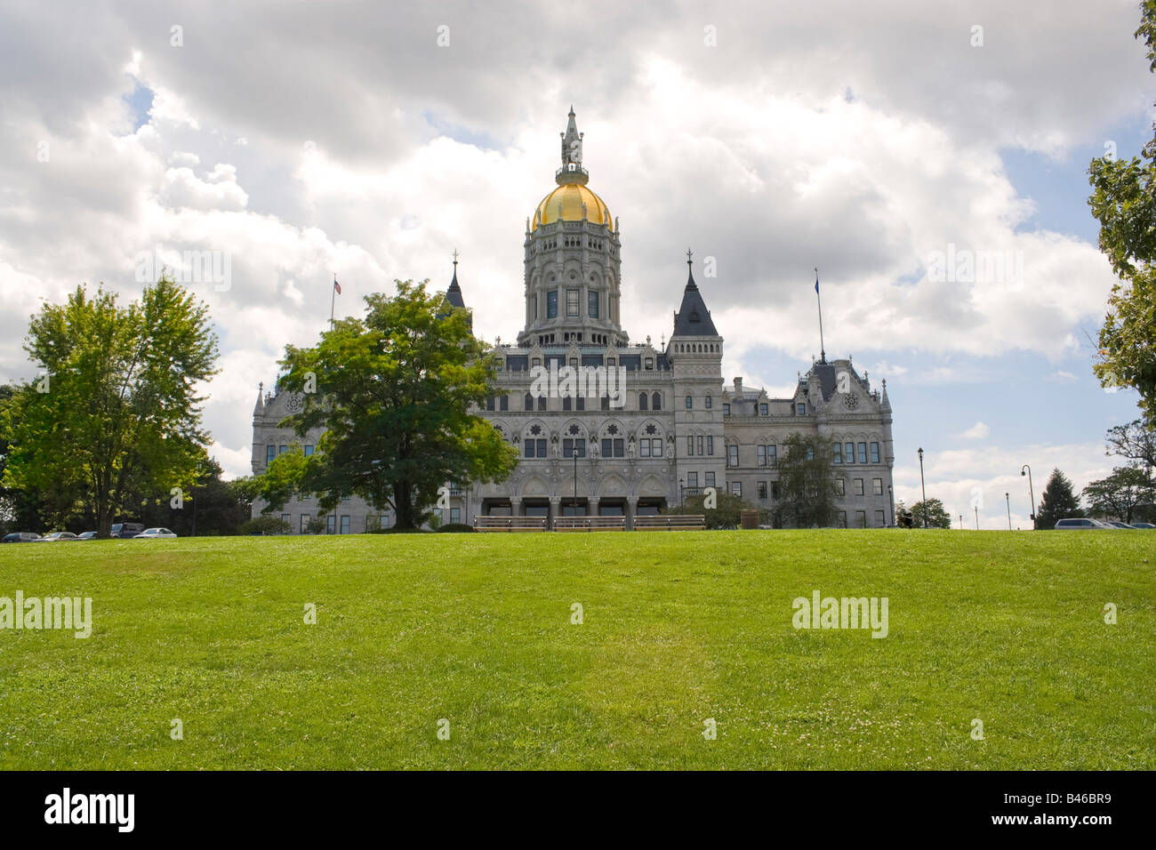 The golden domed capitol building in Hartford Connecticut Stock Photo ...