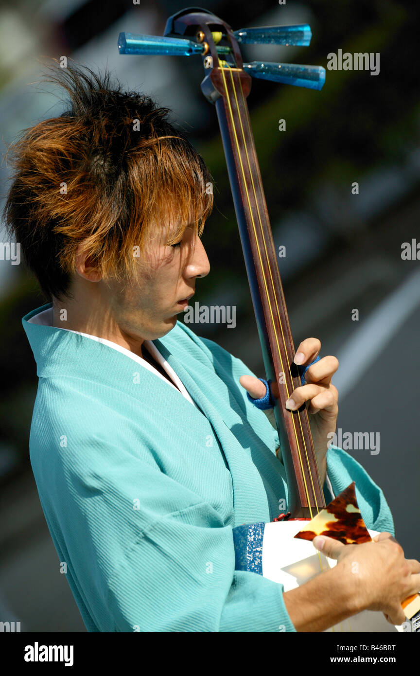 Shamisen hi-res stock photography and images - Alamy
