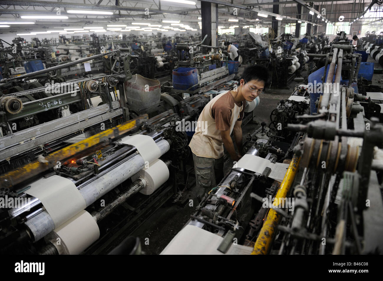Textile factory workers hi-res stock photography and images - Alamy