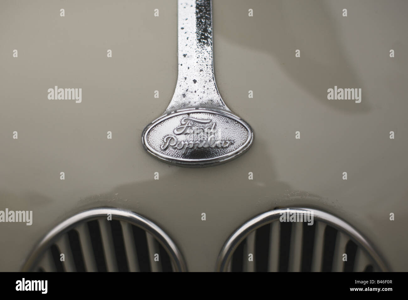 Ford Popular Bonnet Badge Stock Photo - Alamy