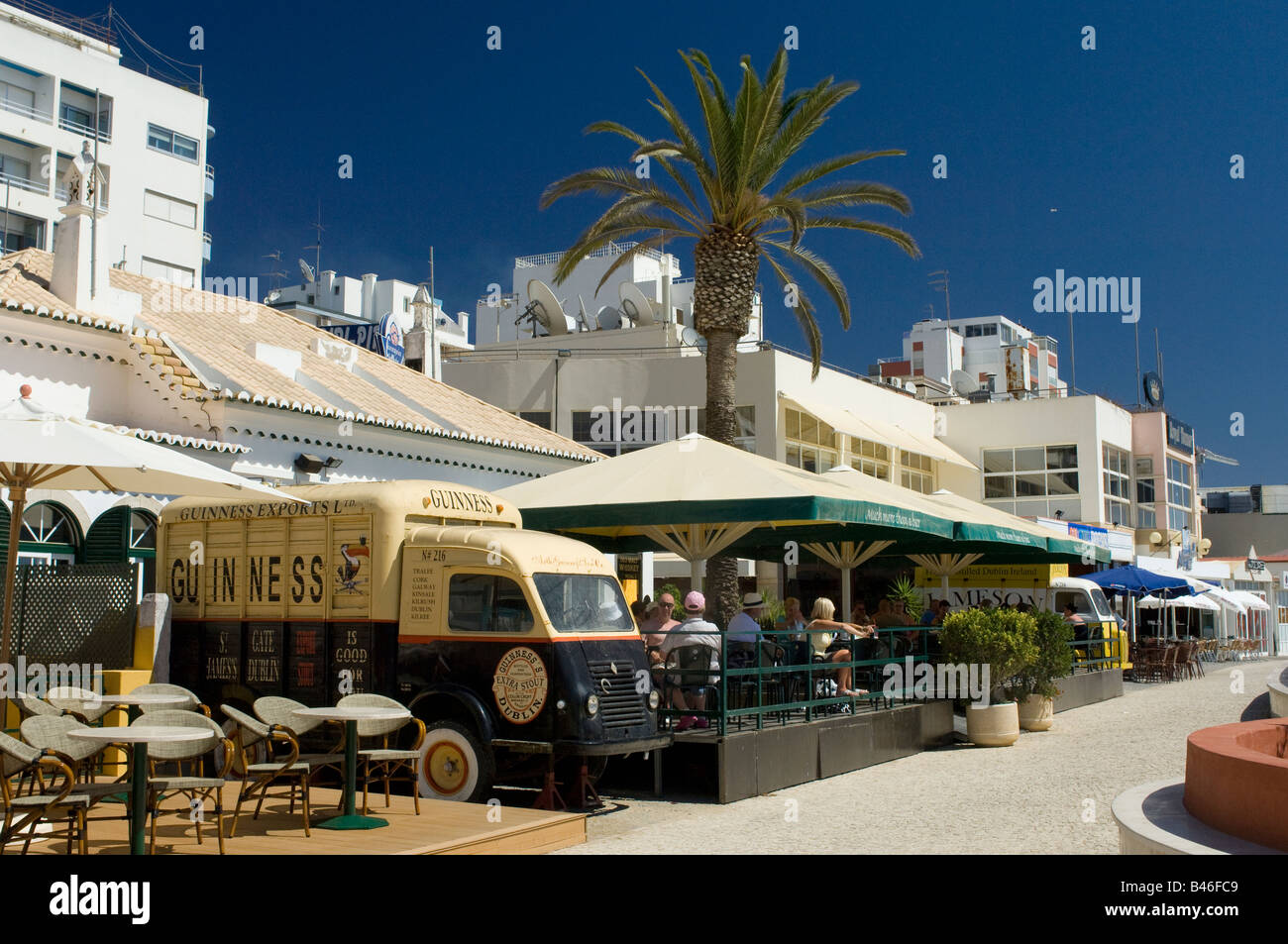 Portimão, portugal bar hi-res stock photography and images - Alamy