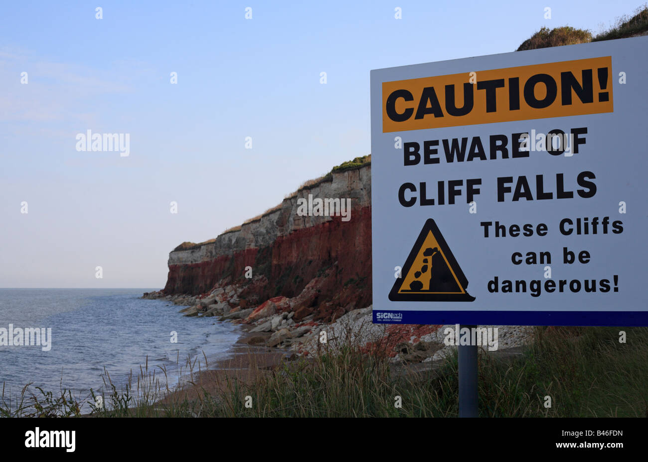 Warning cliff falls danger sign hi-res stock photography and images - Alamy
