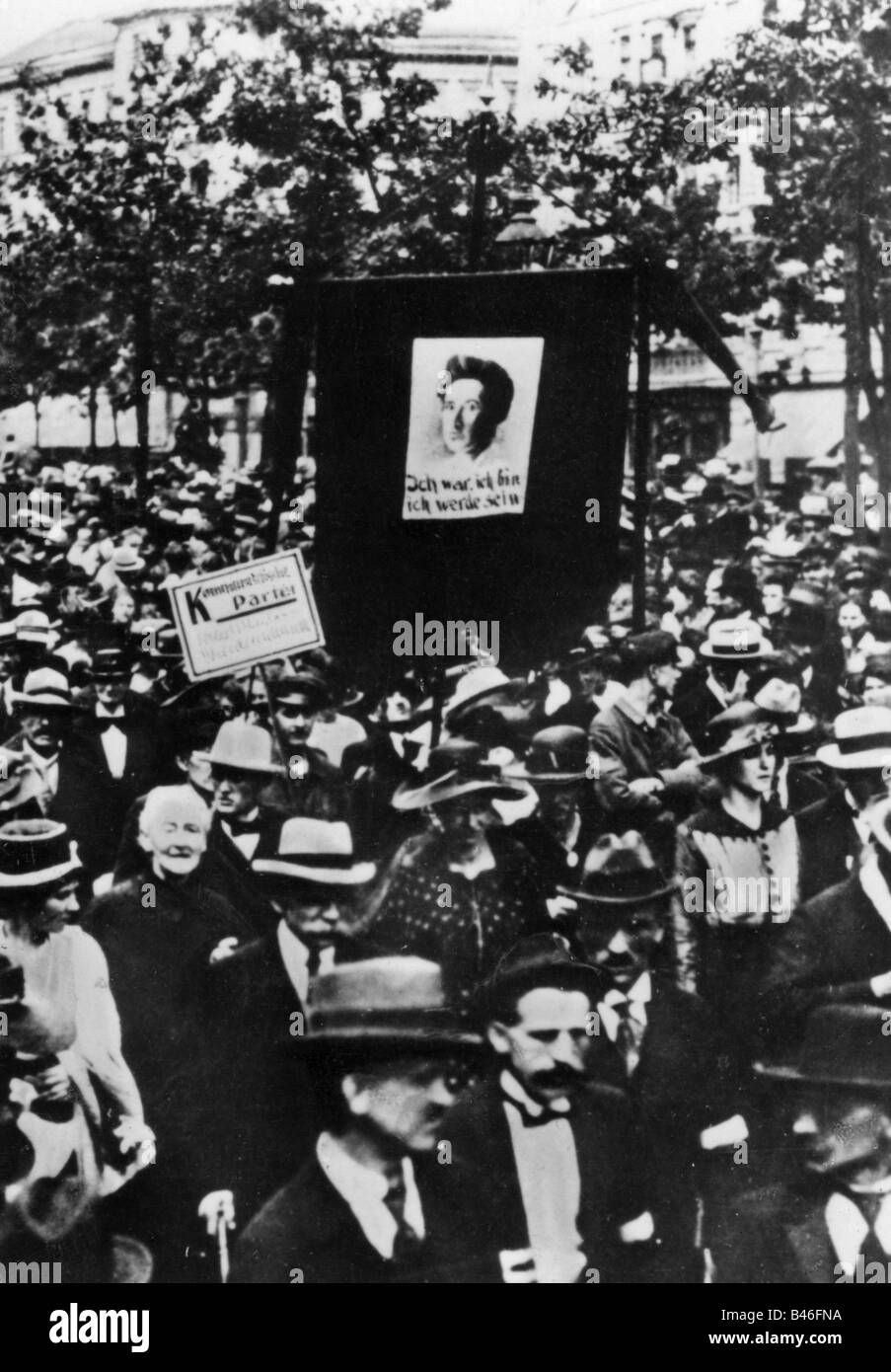 Rosa luxemburg funeral hi-res stock photography and images - Alamy