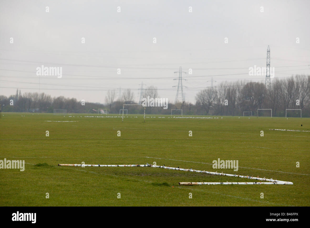 Deserted football pitch hi-res stock photography and images - Alamy