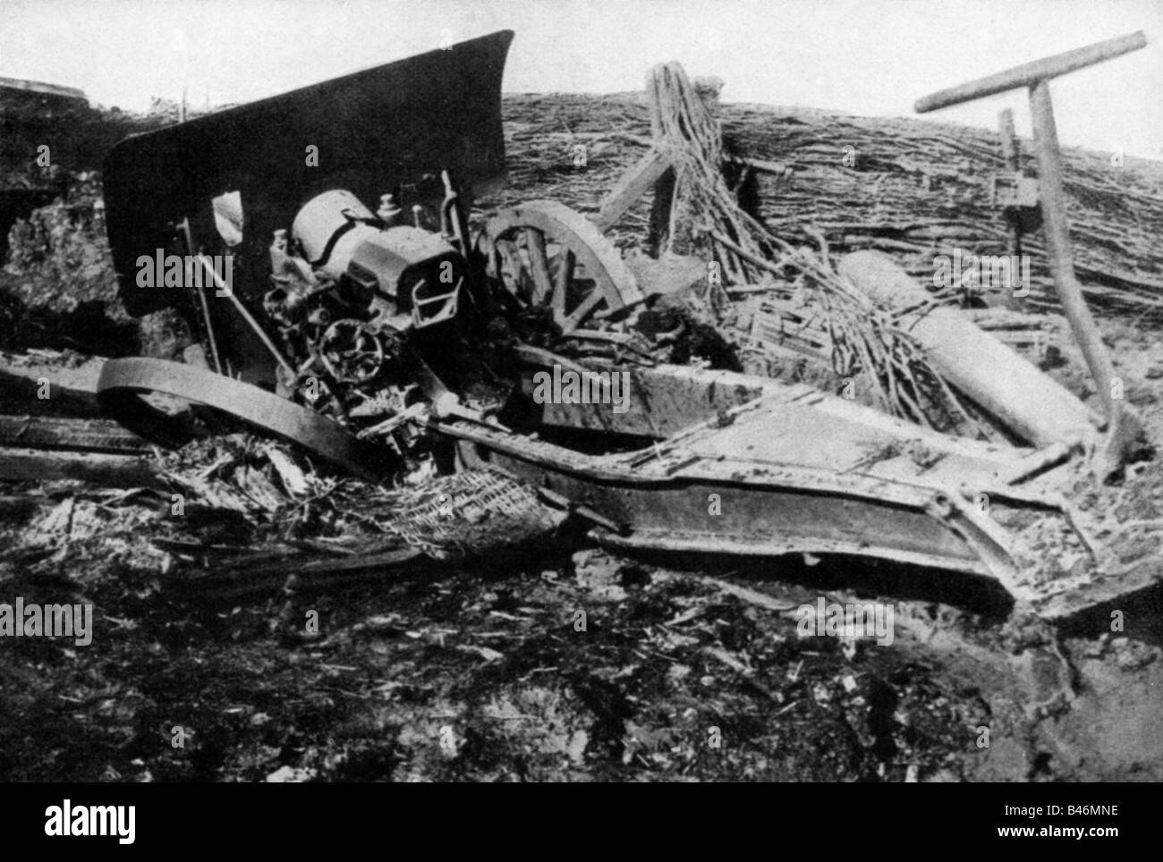 events, First World War / WWI, Western Front, destroyed gun, 9th ...