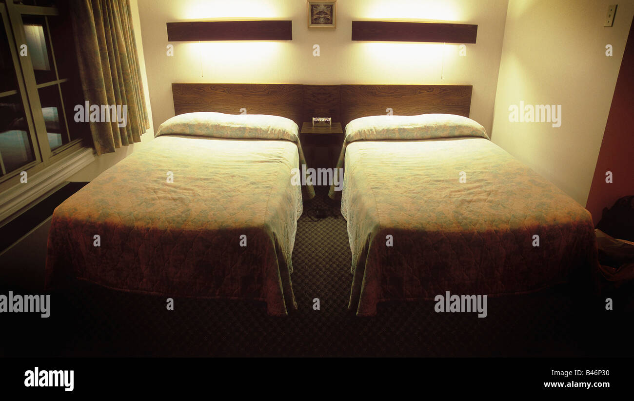 Empty hotel room accomodations hi-res stock photography and images - Alamy