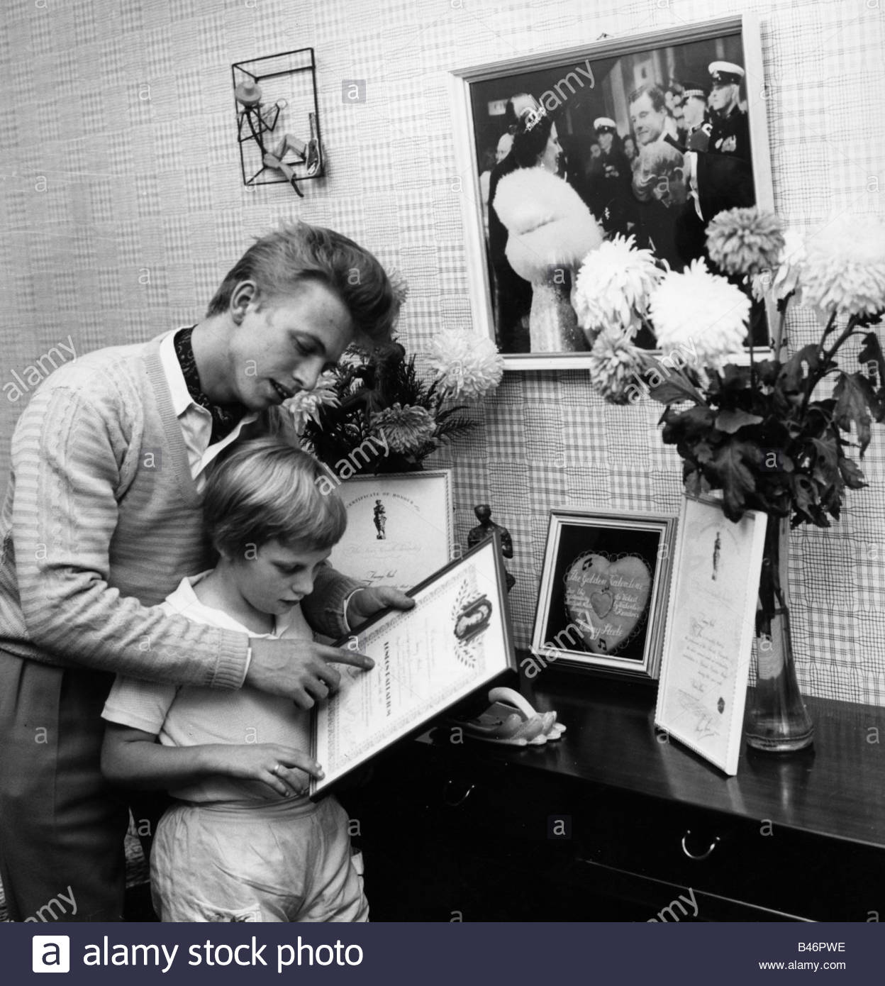 Sister Tommy Steele Stock Photos & Sister Tommy Steele Stock Images - Alamy