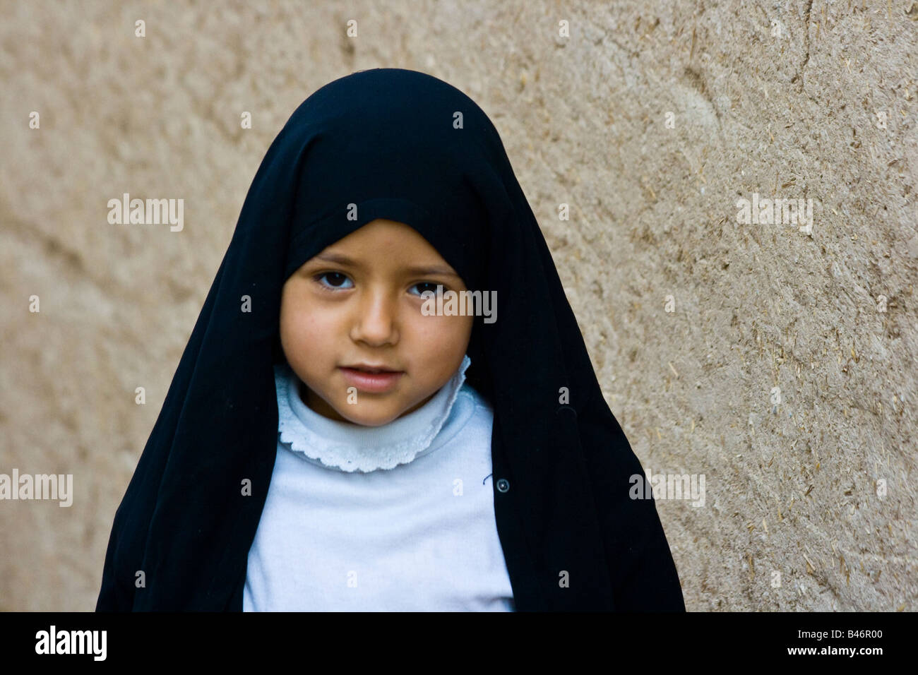 Muslim chador horizontal hi-res stock photography and images - Alamy