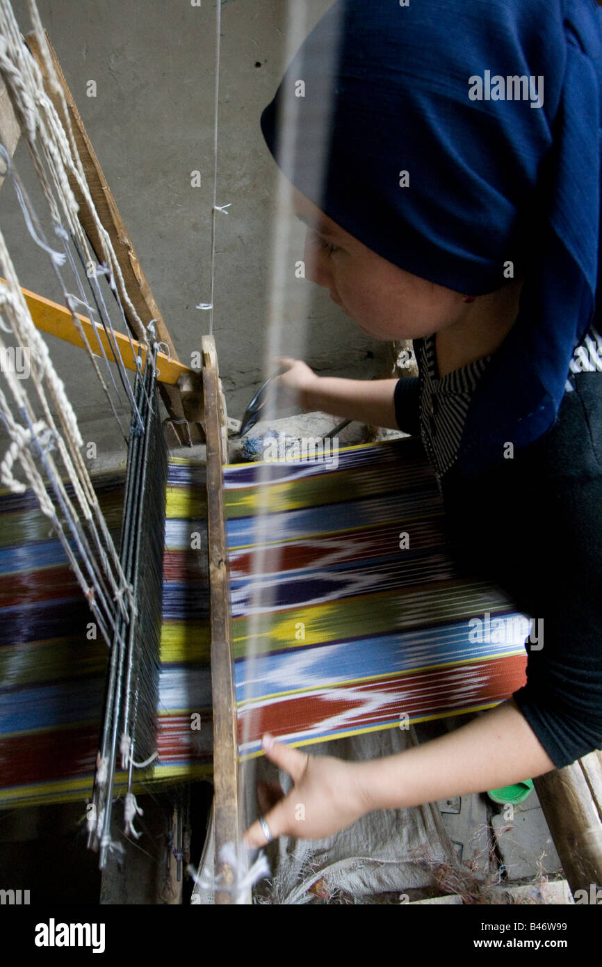 Weaving Silk at Atlas Silk Weaving in Hotan Xinjiang Province China ...