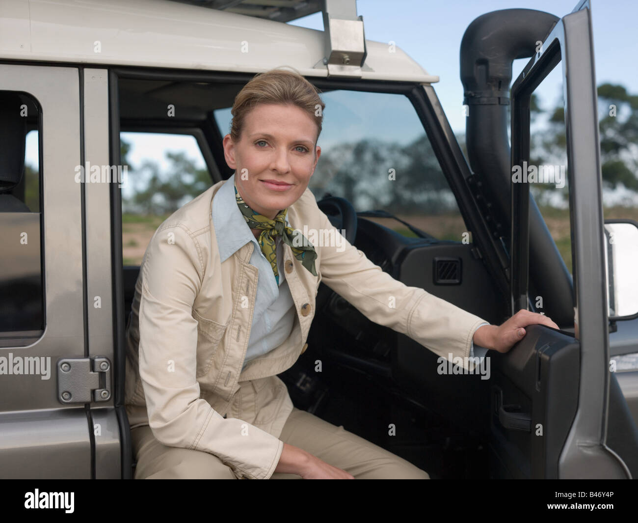 Women on safari hi-res stock photography and images - Alamy