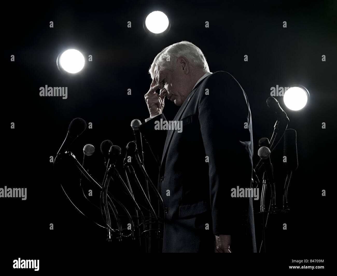 Under pressure hi-res stock photography and images - Alamy