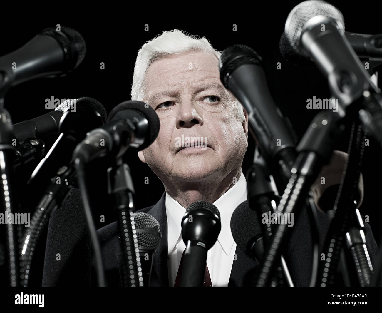 Old microphones hi-res stock photography and images - Alamy