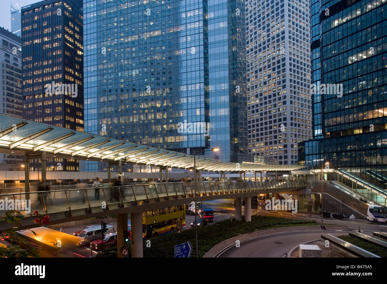 Hong kong central footbridge hi-res stock photography and images - Alamy