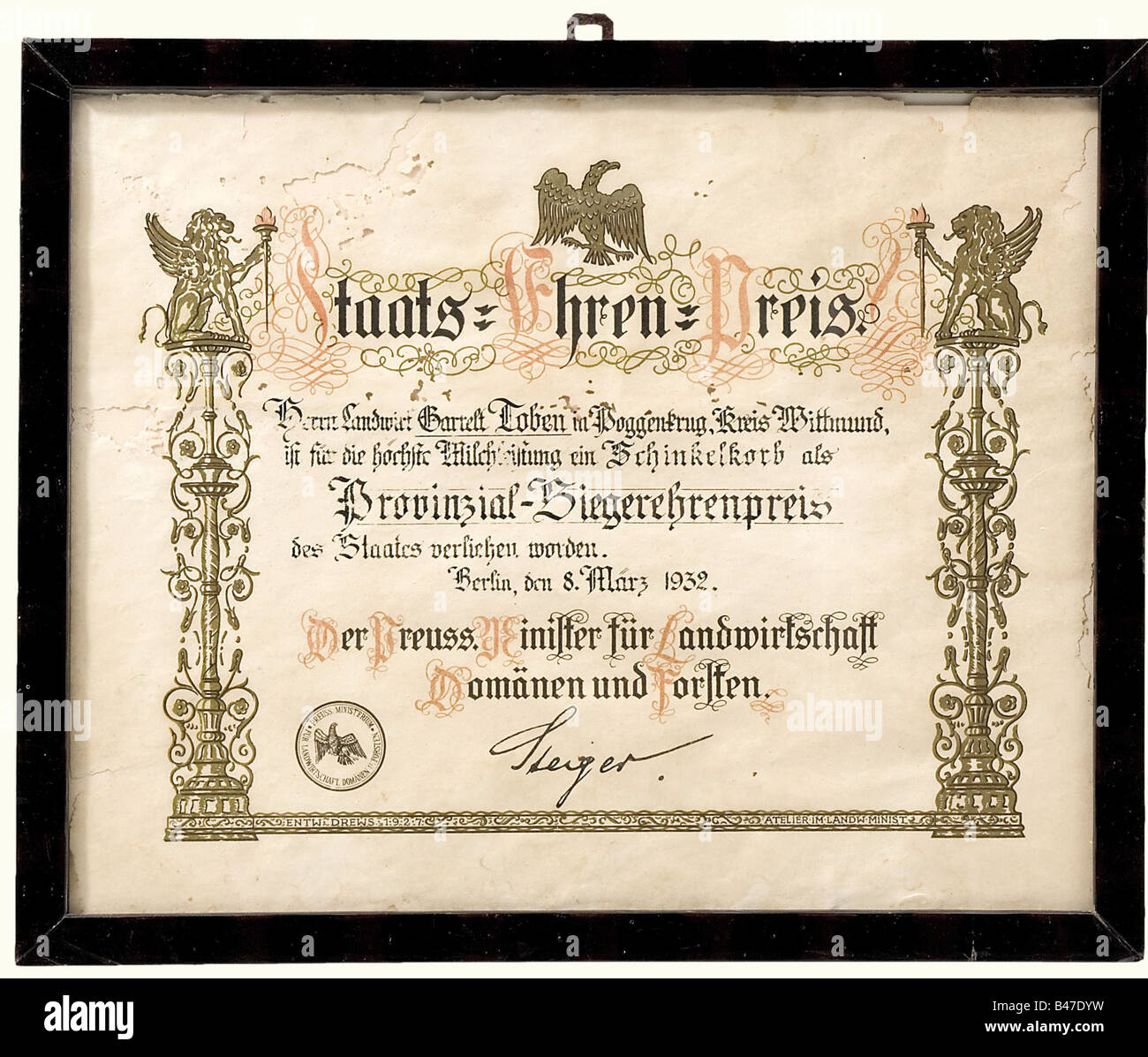 Certificate of award hi-res stock photography and images - Alamy