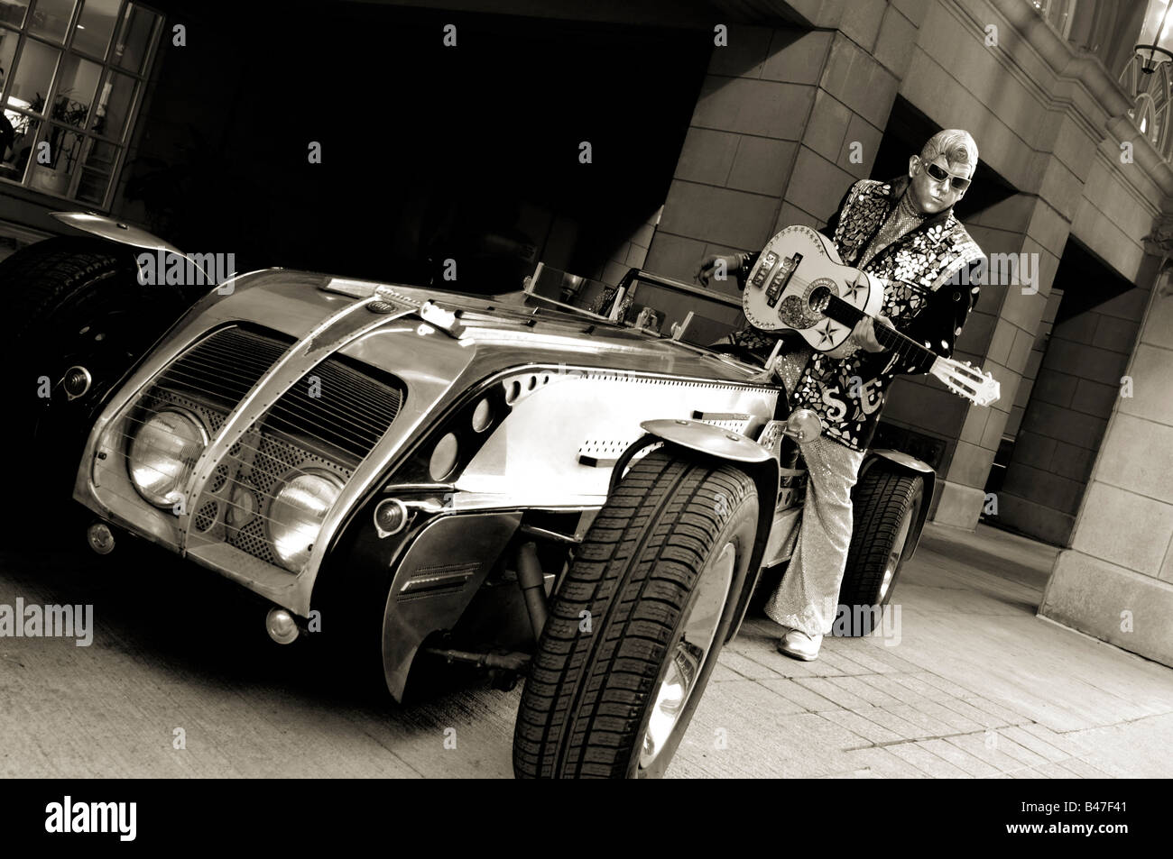 Elvis presley outfit hi-res stock photography and images - Alamy