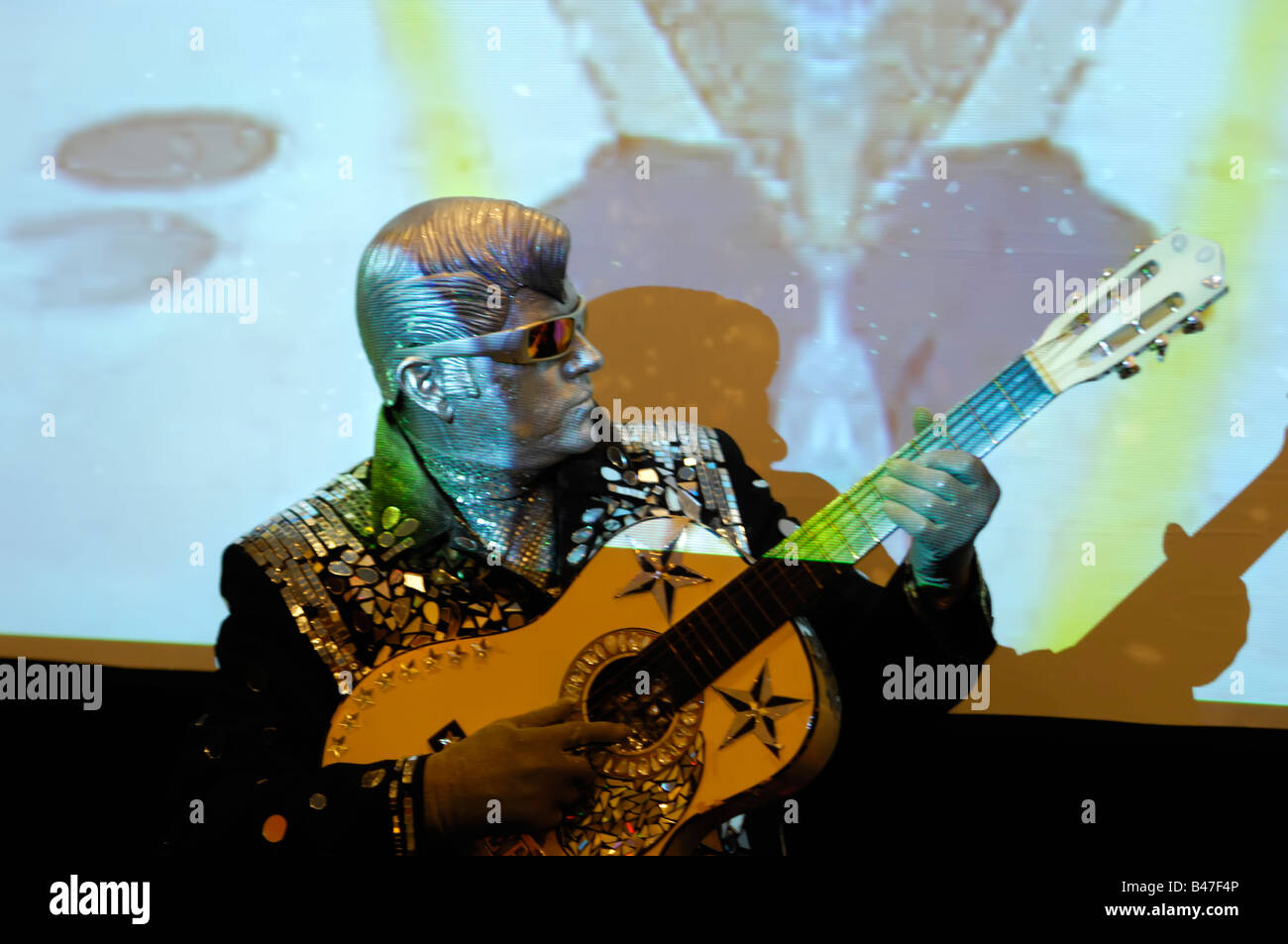 Elvis presley costume hi-res stock photography and images - Alamy