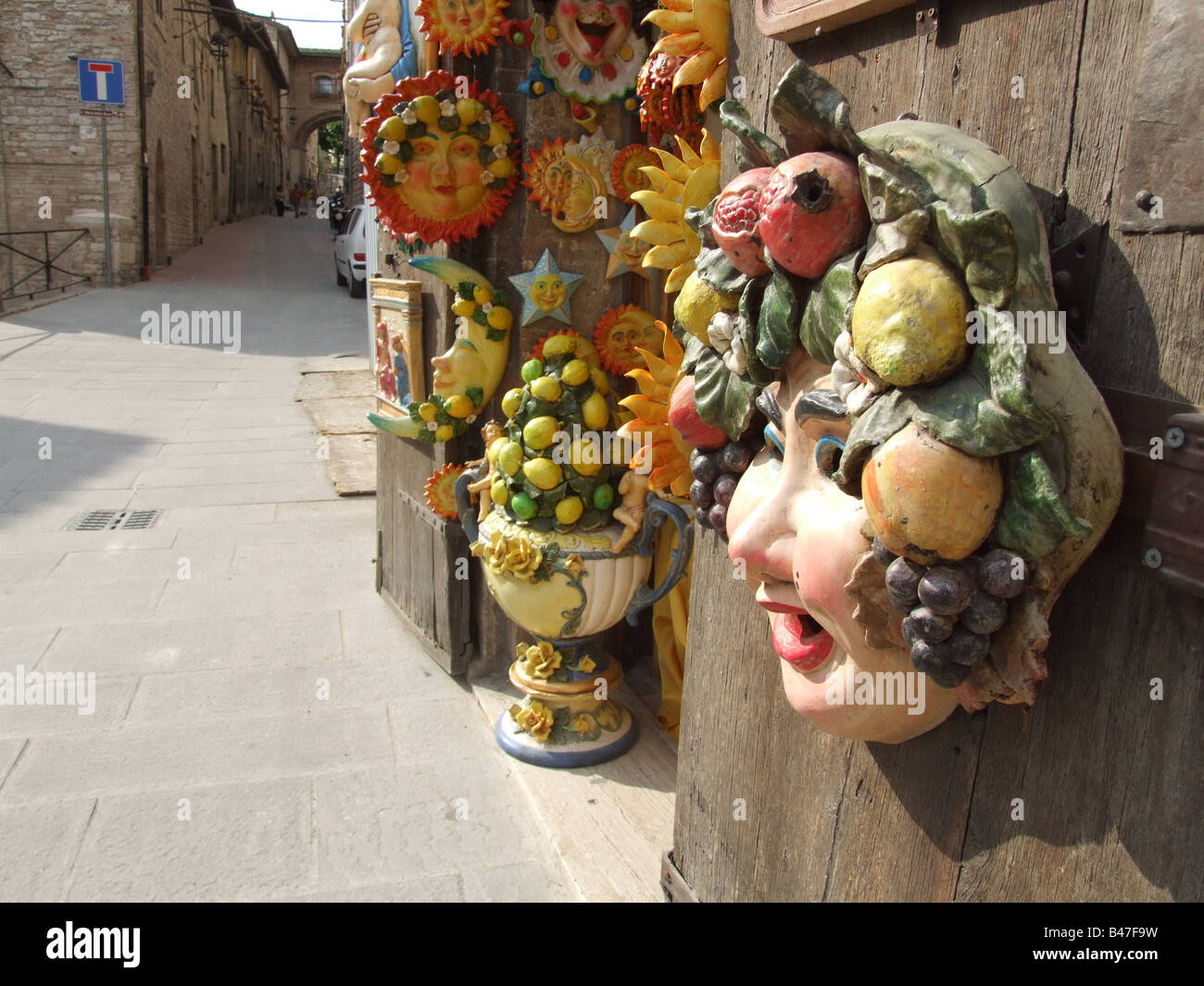 Italy umbria assisi souvenirs shop hi-res stock photography and images ...