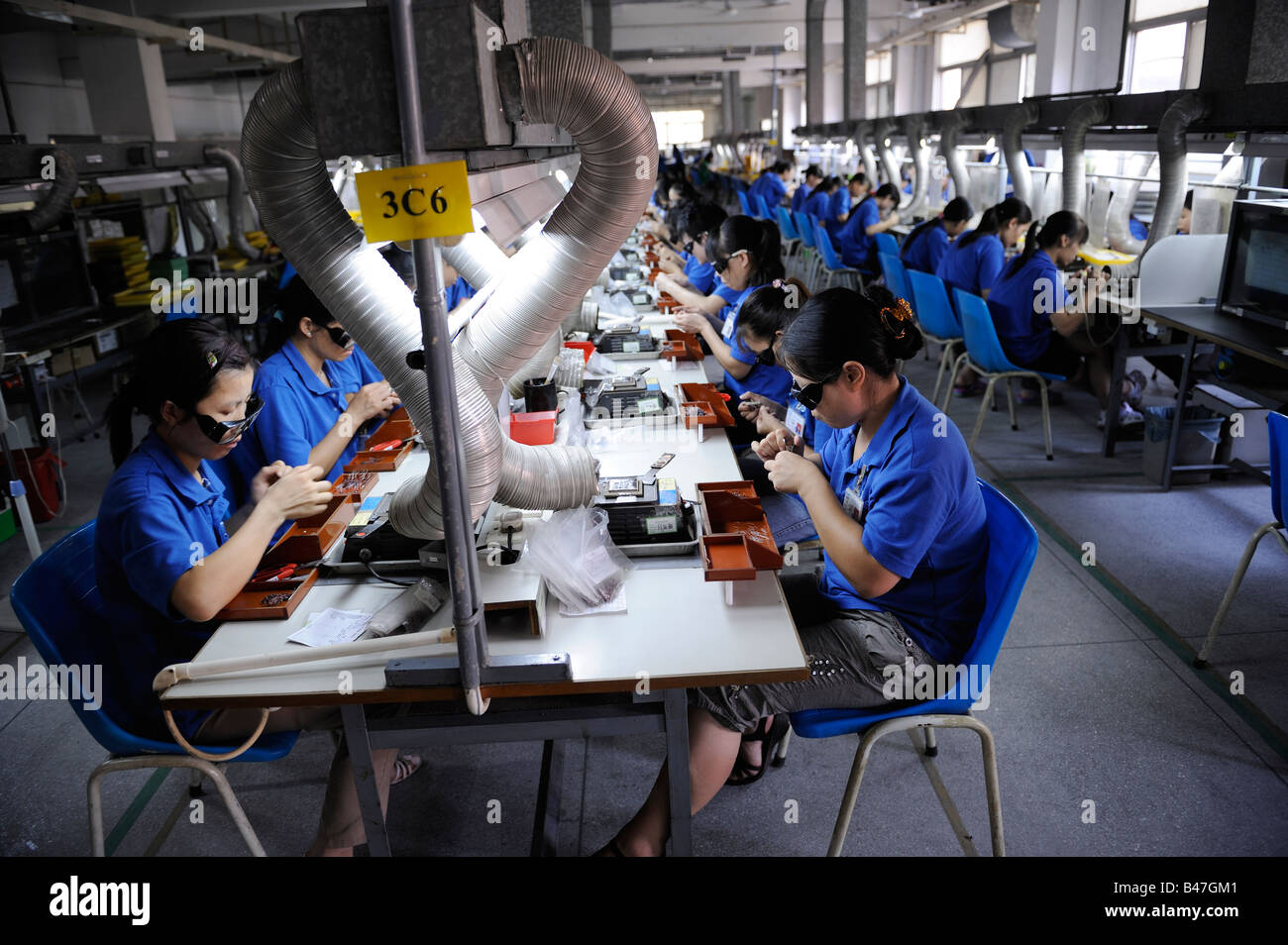 Electronic plant hi-res stock photography and images - Alamy