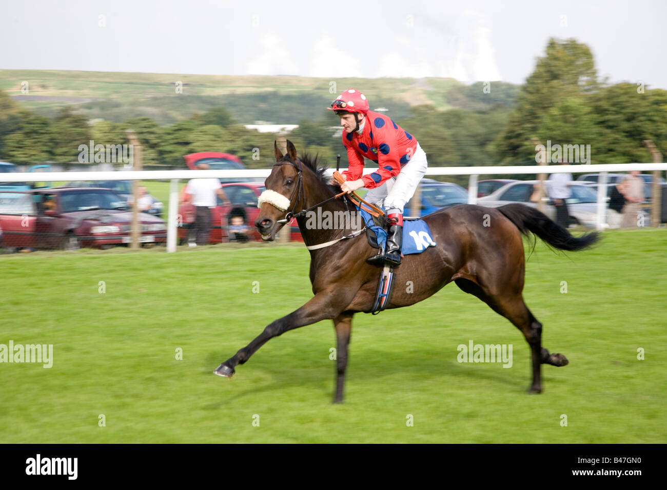 Racing horizontal hi-res stock photography and images - Alamy
