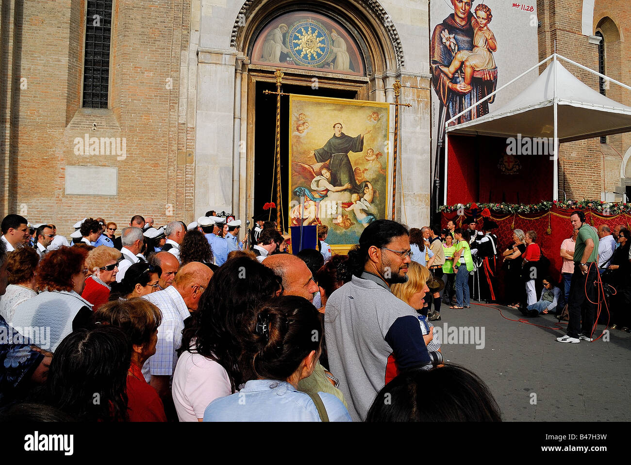 Saint anthony of padua shrine hi-res stock photography and images - Alamy