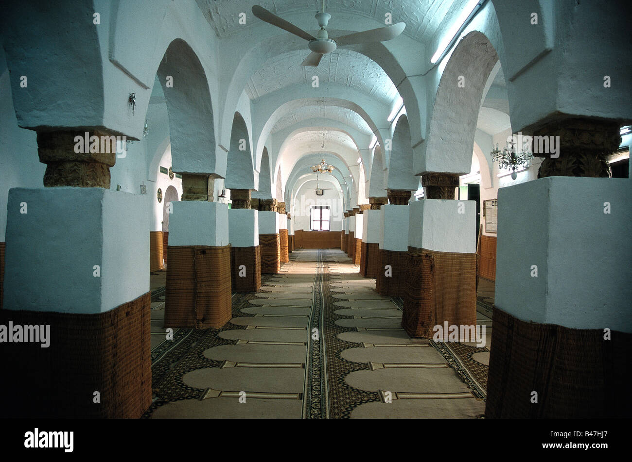 Libya islam mosque hi-res stock photography and images - Alamy