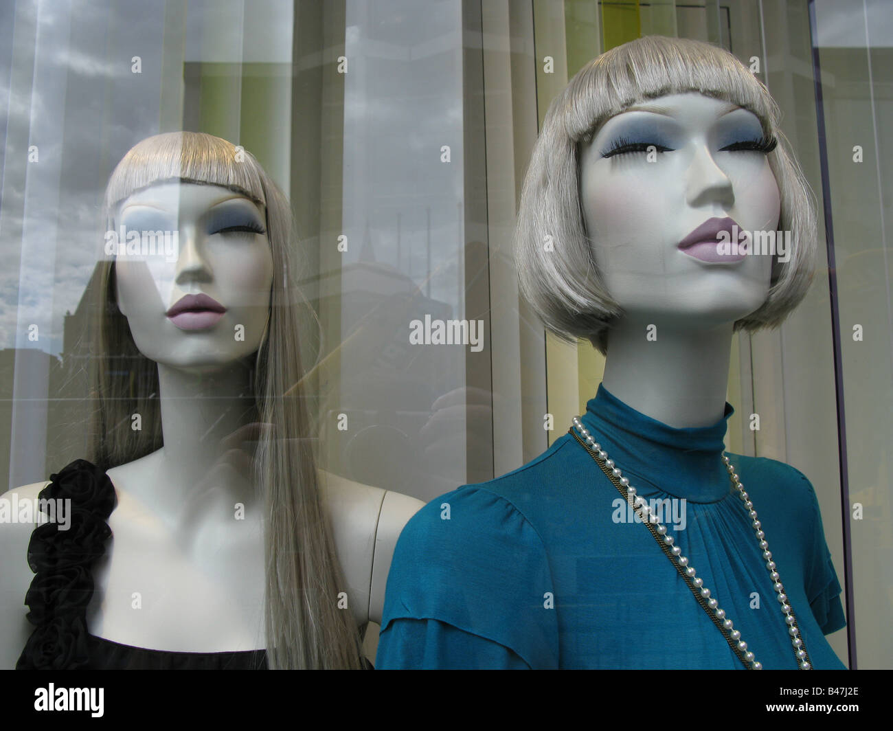 Mannequin, manikin, mannikin, manakin, dummy in window Stock Photo - Alamy