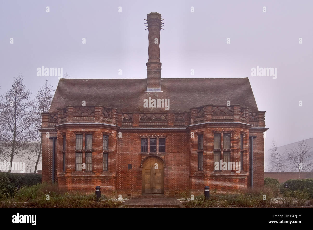 Lutyens Brick Yard Office - Mist Stock Photo - Alamy