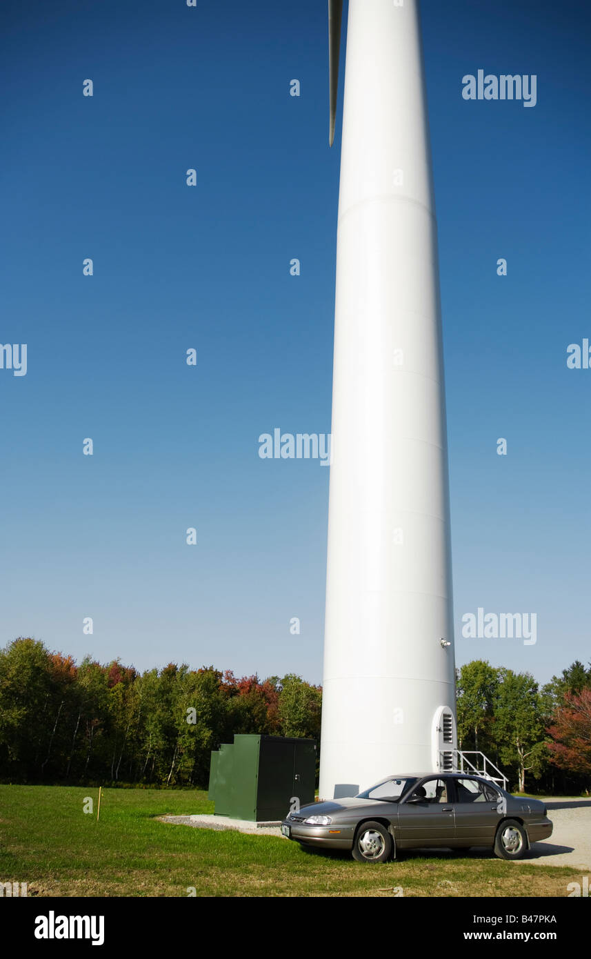 Wind tower with car at base to indicate scale Stock Photo - Alamy