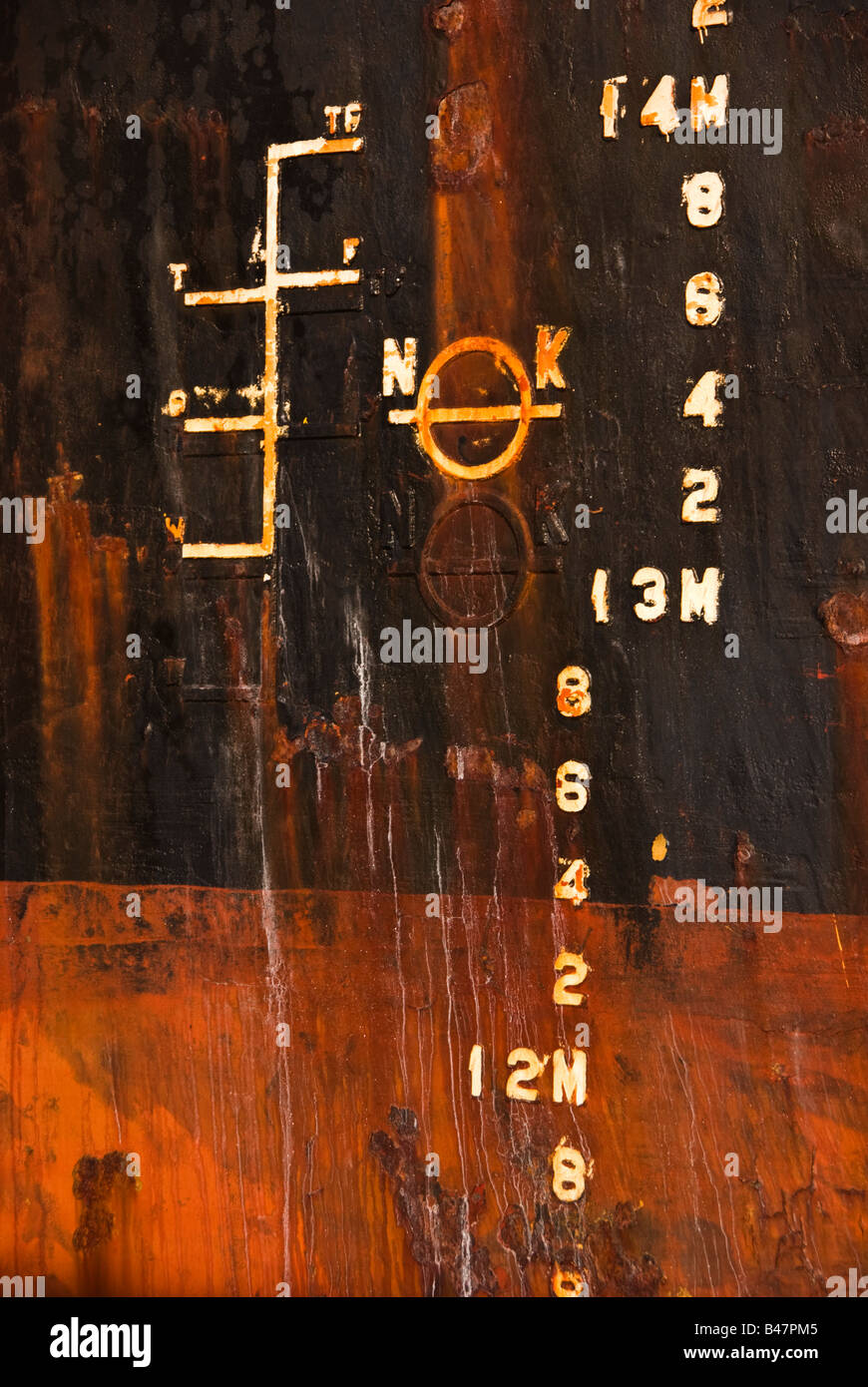 Ships plimsoll line hi-res stock photography and images - Alamy