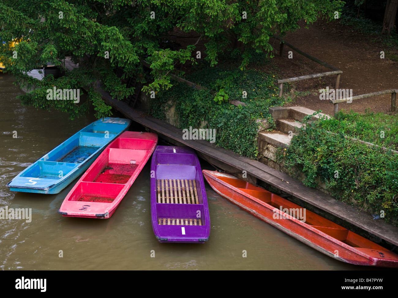 Punts and rowing boats hi-res stock photography and images - Alamy