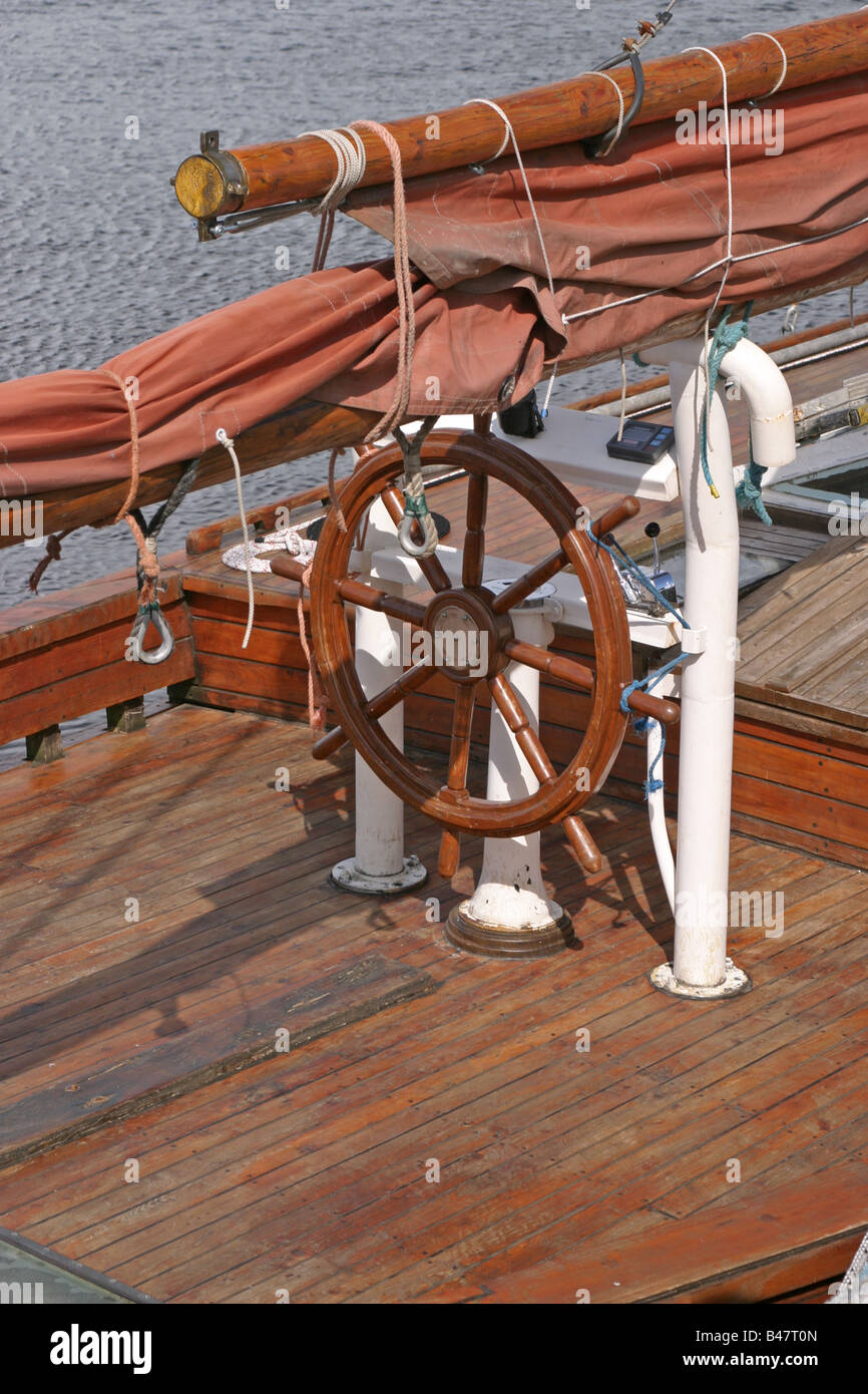 Wheel of a wooden sailing barge Stock Photo - Alamy