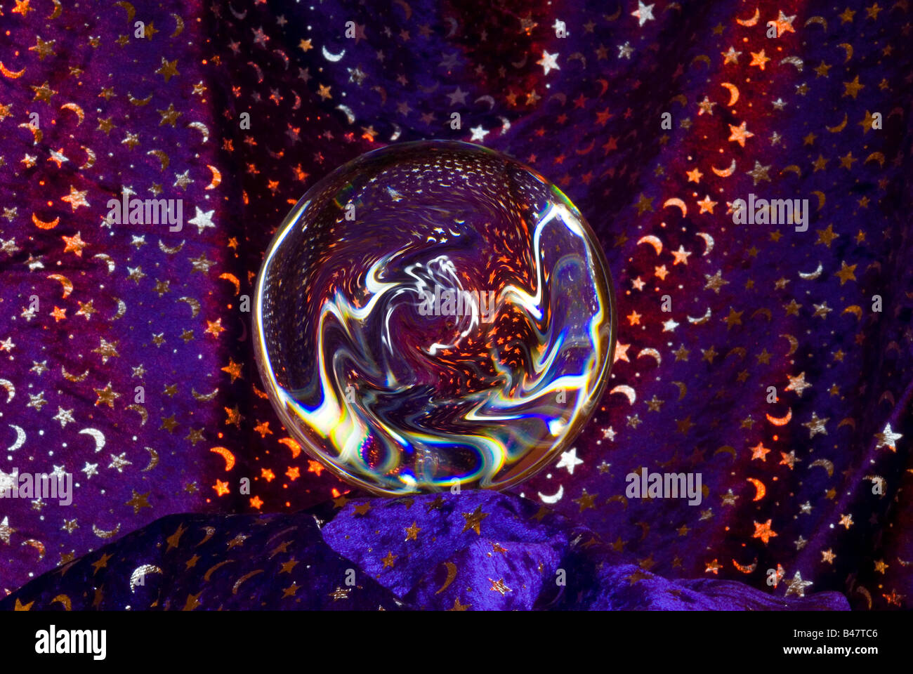Telling zoom hi-res stock photography and images - Alamy
