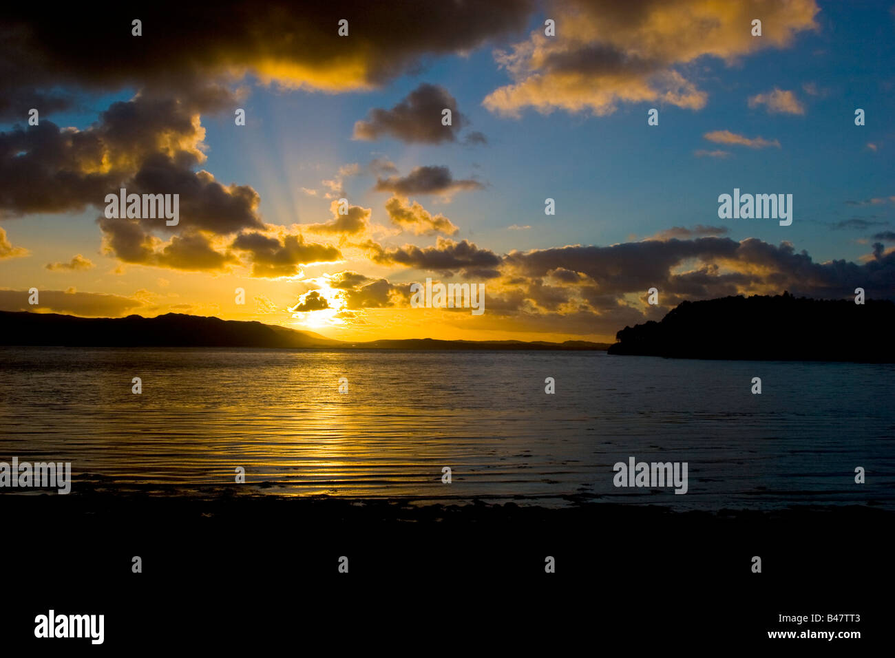 Loch sunset hi-res stock photography and images - Alamy