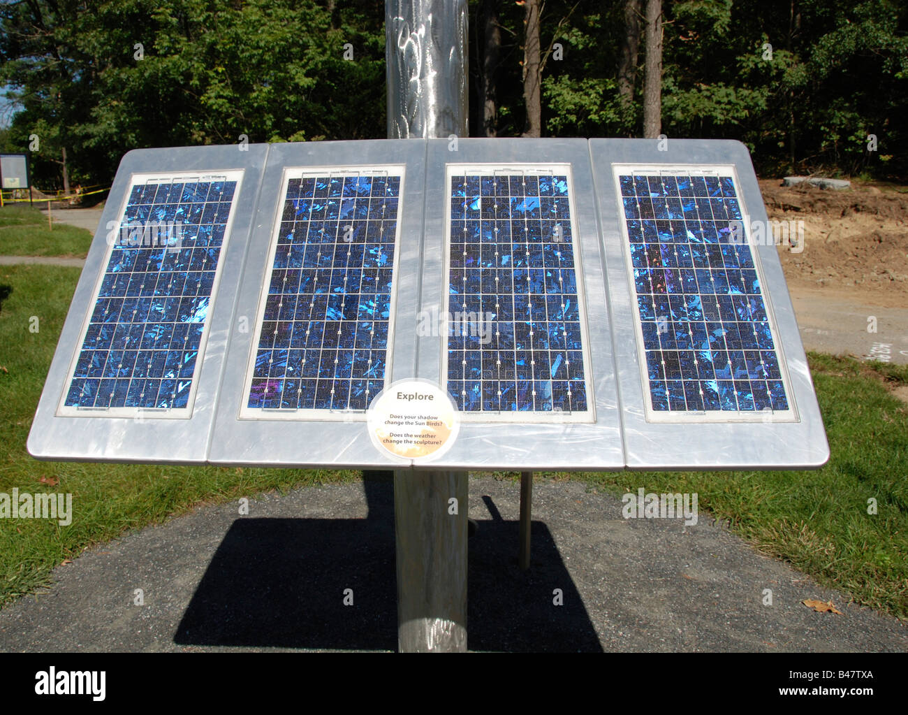 Grid scale solar hi-res stock photography and images - Alamy
