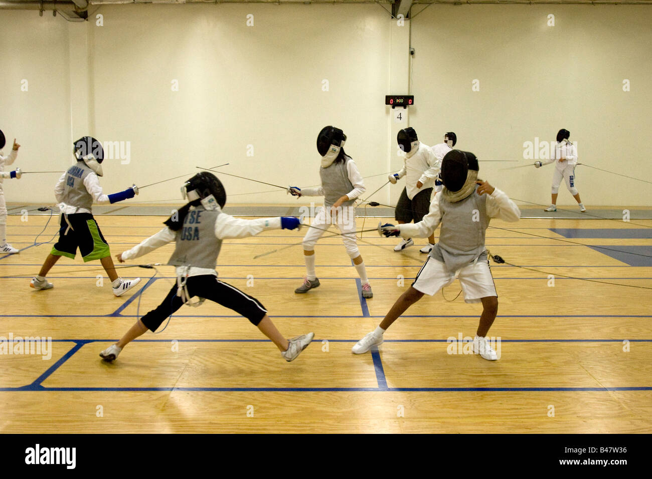 Fencing class hi-res stock photography and images - Alamy