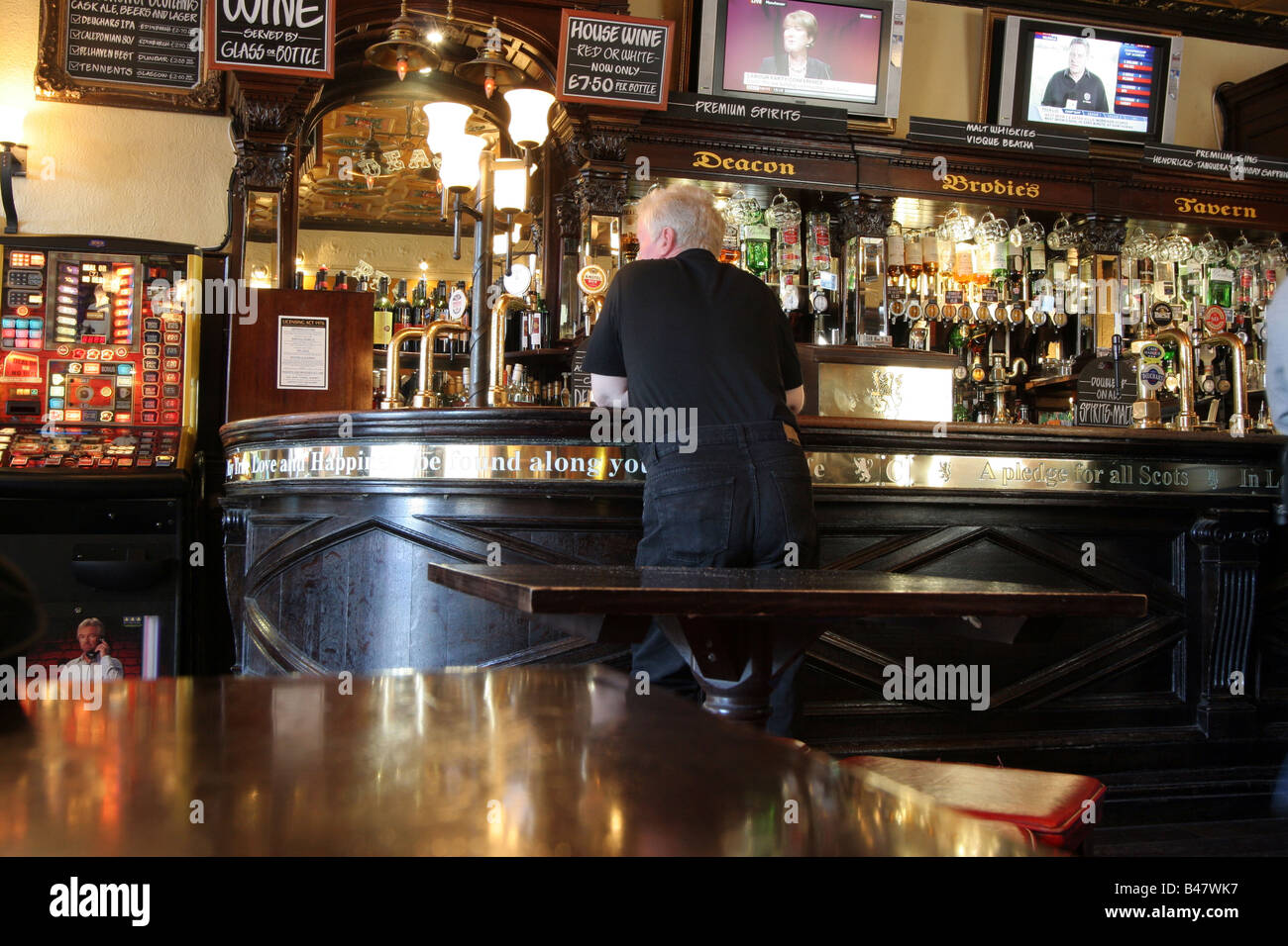 Edinburgh wine bar hi-res stock photography and images - Alamy